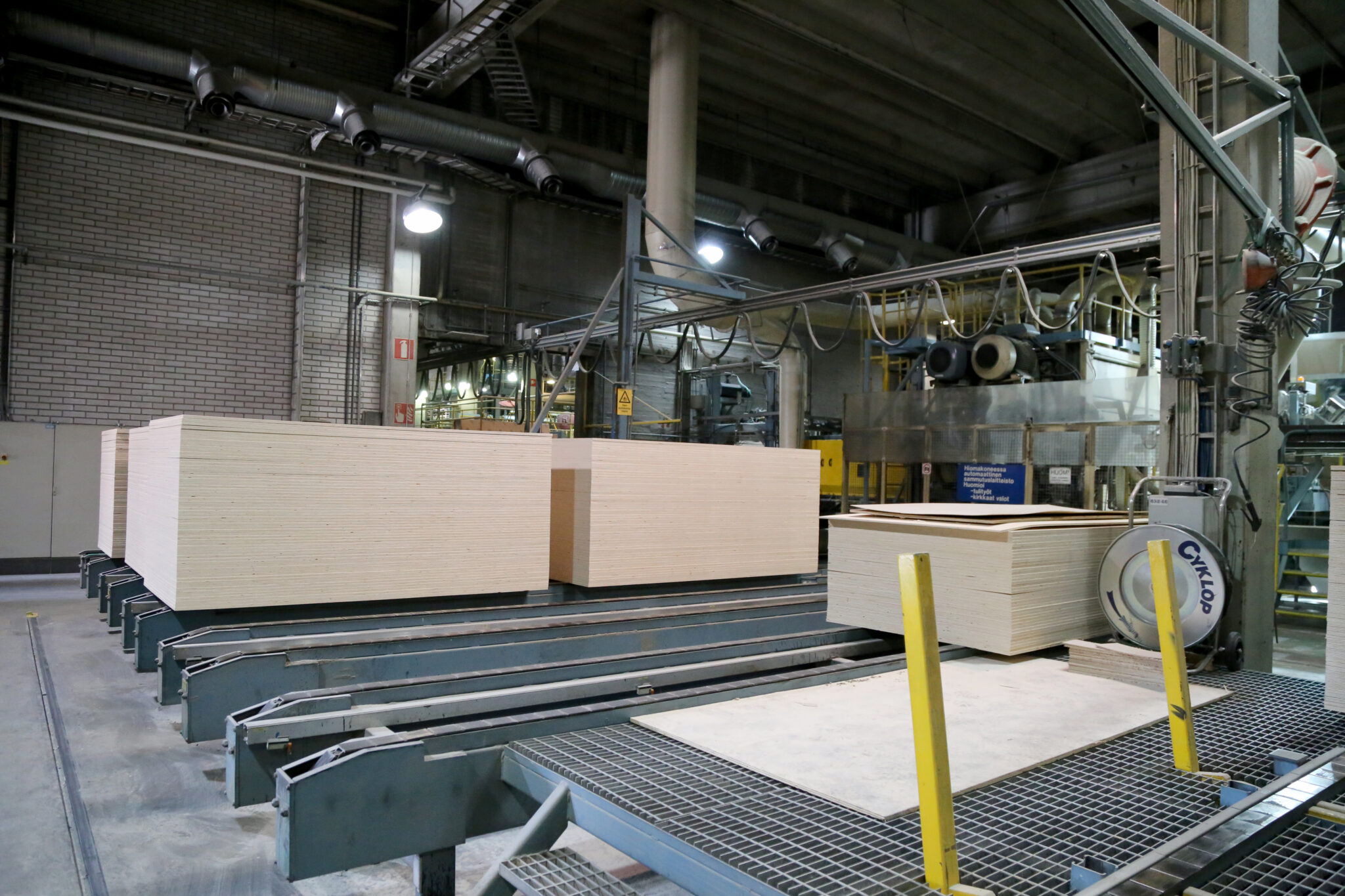 UPM Plywood aloittaa myös ylempien toimihenkilöiden ja johtajien ...